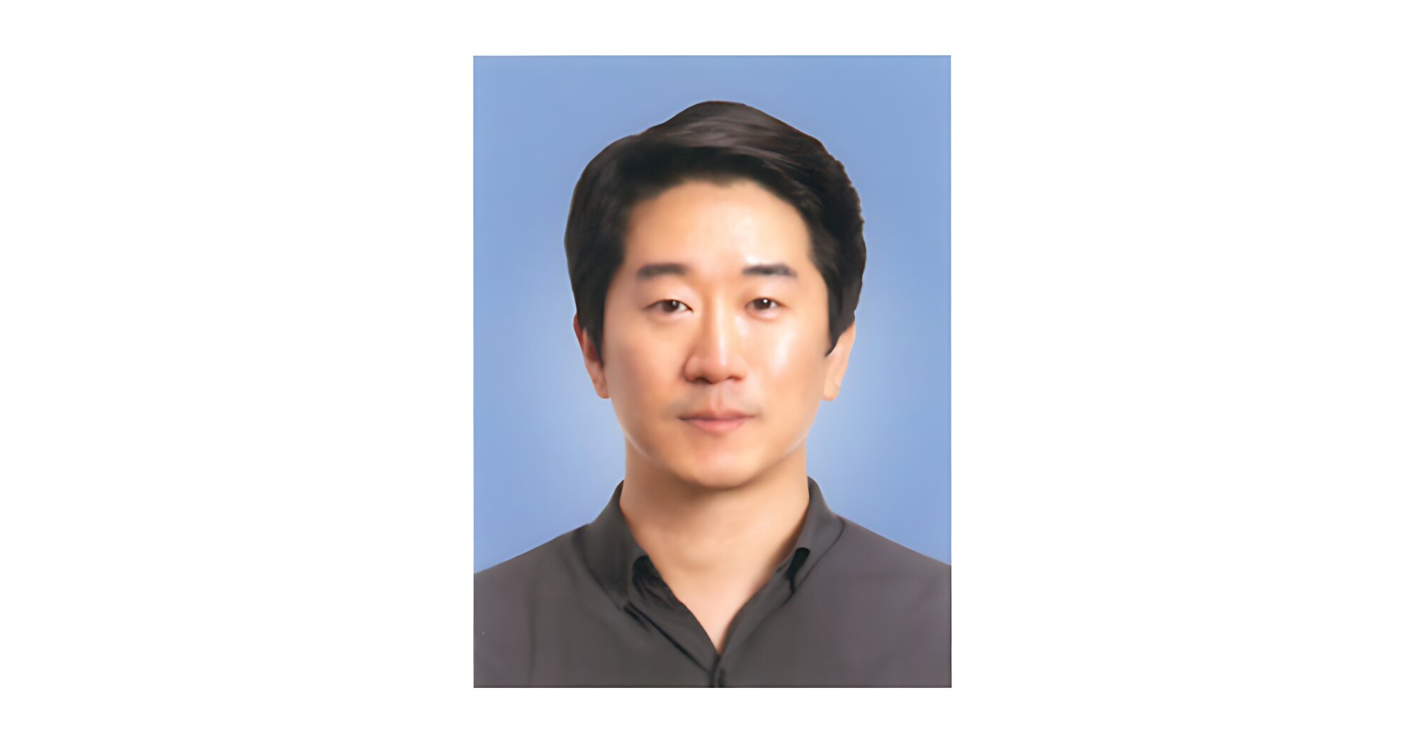 Sean Ha (Tae Kyoung Ha), the president of USA HoneyNaps, wins an award ...