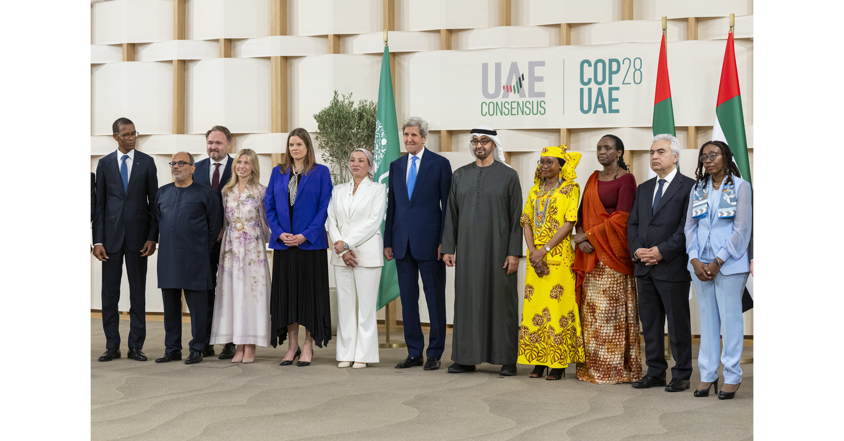 UAE President honours global dignitaries for contributions to success ...