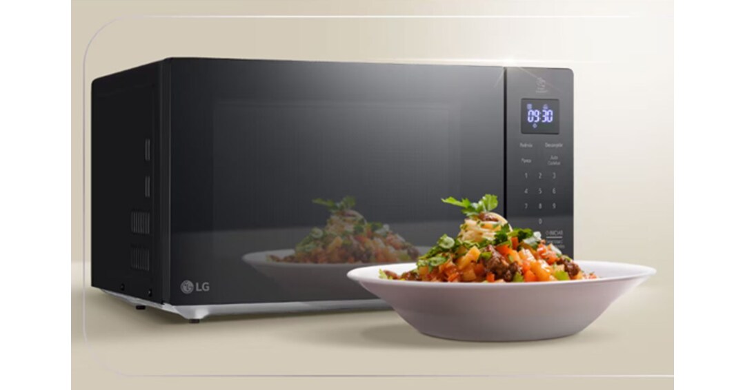 LG lança micro-ondas inteligente com integração via app ThinQ e novo design