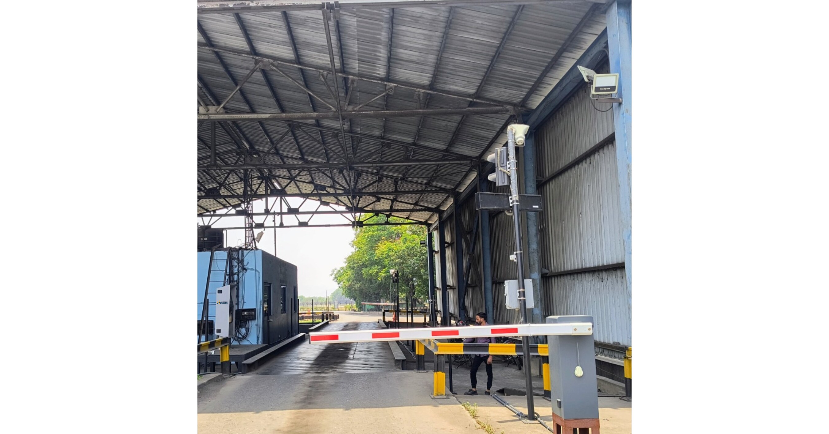 Unmanned Weighbridge Centering System: 24/7 Automated Weighing Solution