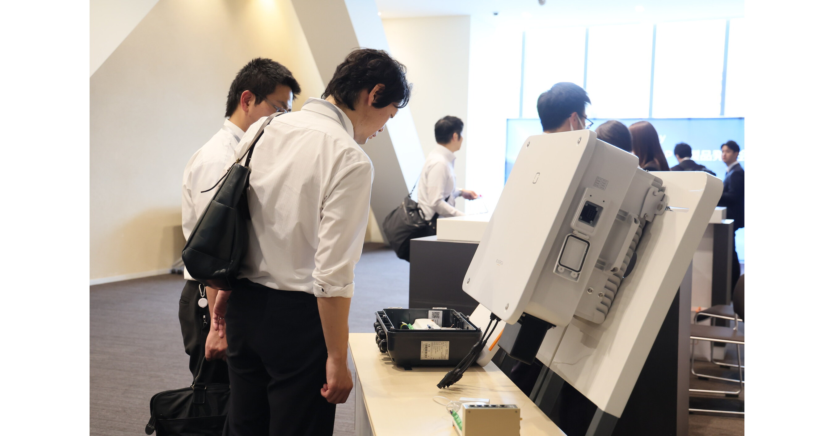 Sungrow Hosts an Event Highlighting its New C&I String Inverter SG50CX-P2-JP in Japan