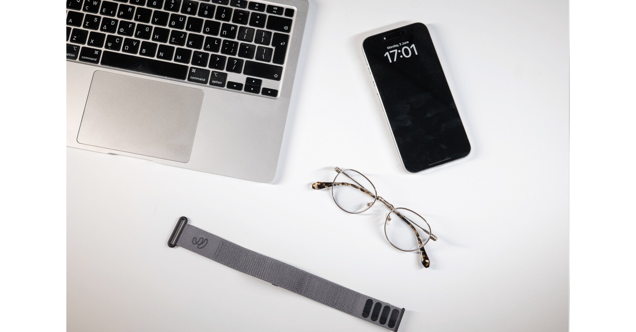 Feel unveils a cutting-edge wearable device paired with AI for ...