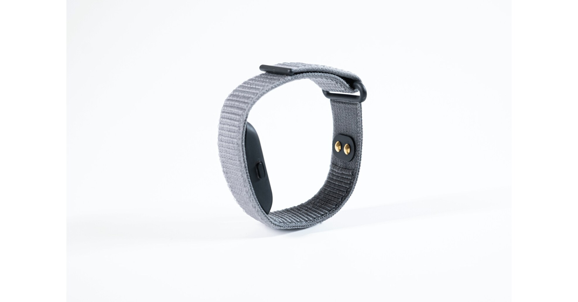 Feel unveils a cutting-edge wearable device paired with AI for ...