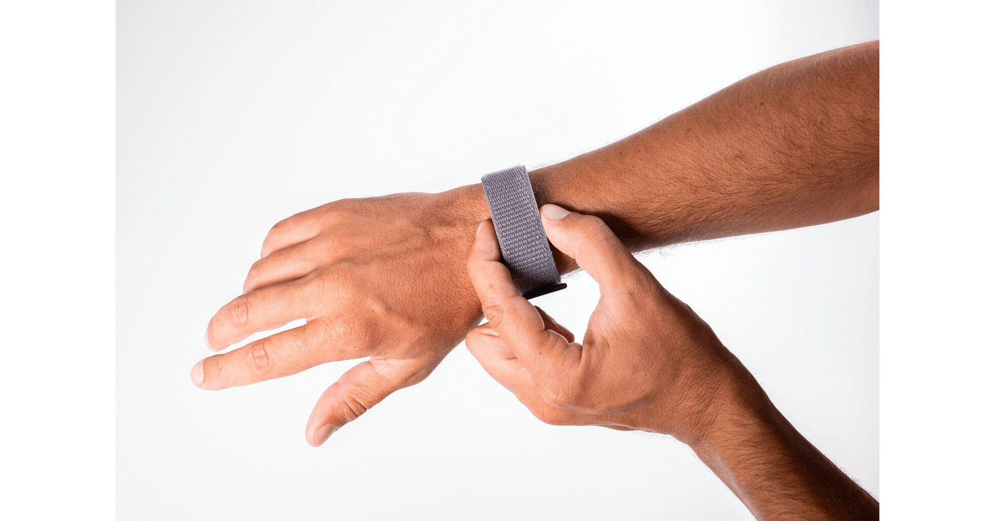 Feel unveils a cutting-edge wearable device paired with AI for ...