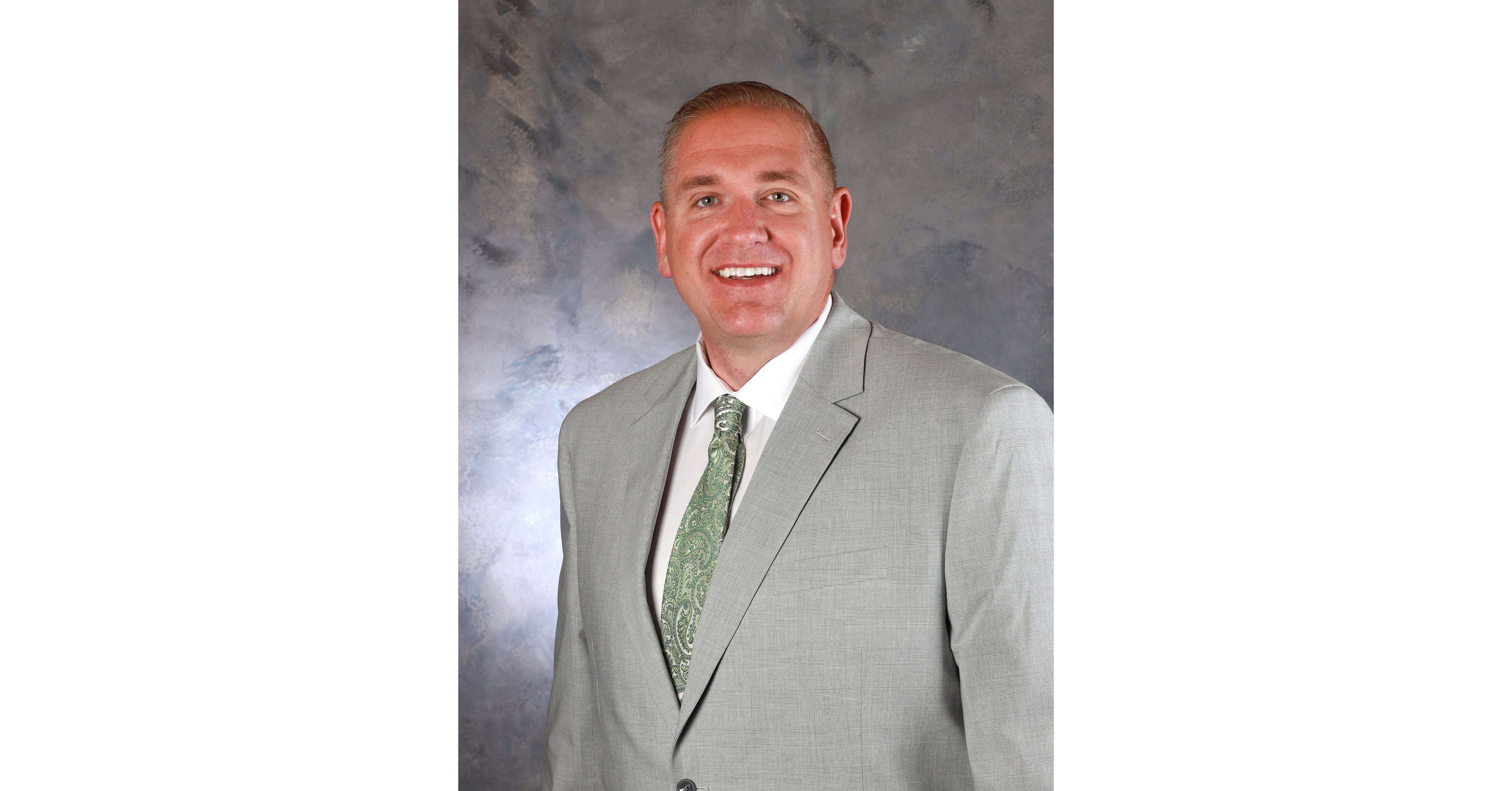 Frank Varga Appointed CEO of Apogee