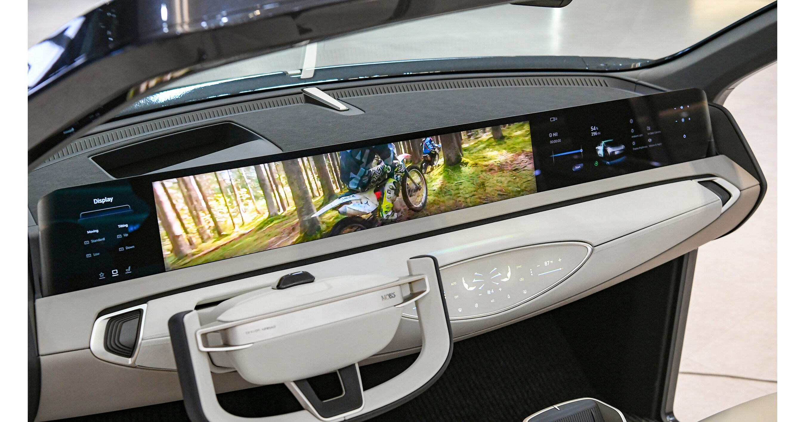 Hyundai Mobis Unveils Future of In-Vehicle Display with 'Moving ...
