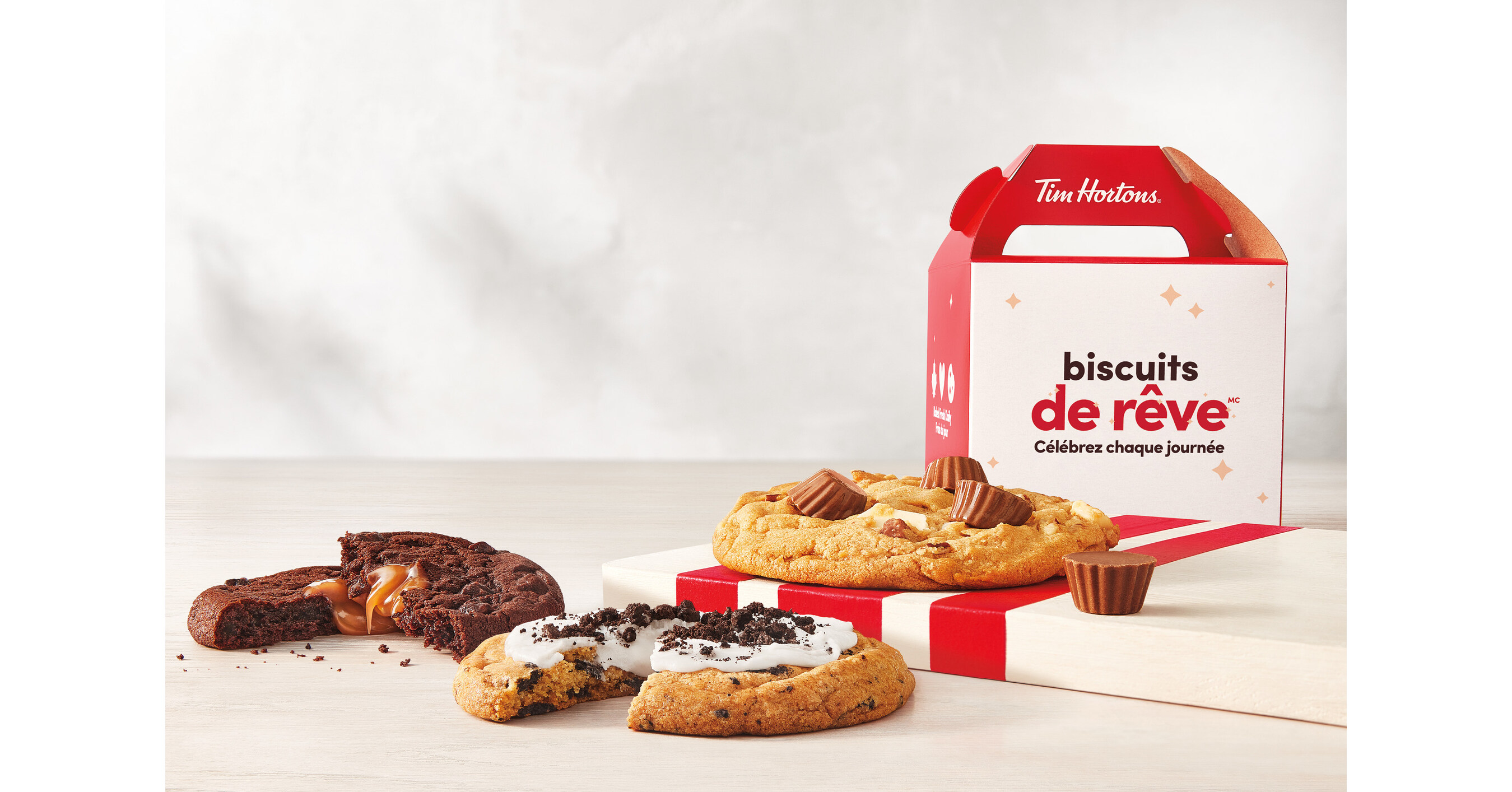 Voici deux nouvelles saveurs de biscuits de rêve(MC) Tim Hortons - OREO ...