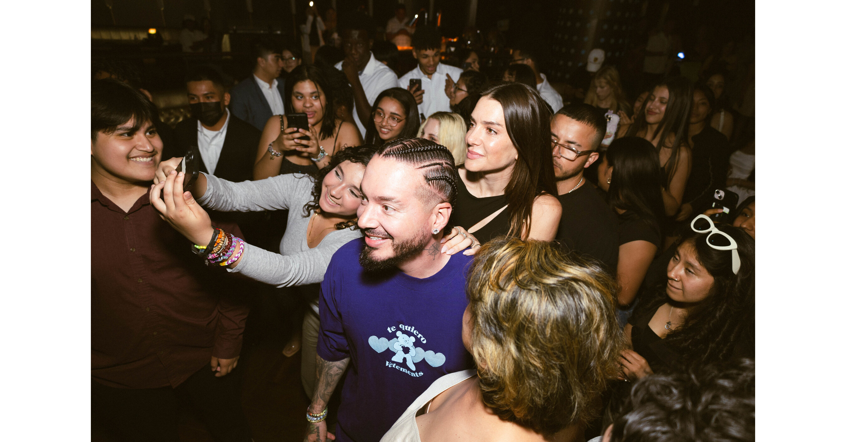 La mentora juvenil Valentina Ferrer y la superestrella mundial J Balvin ...