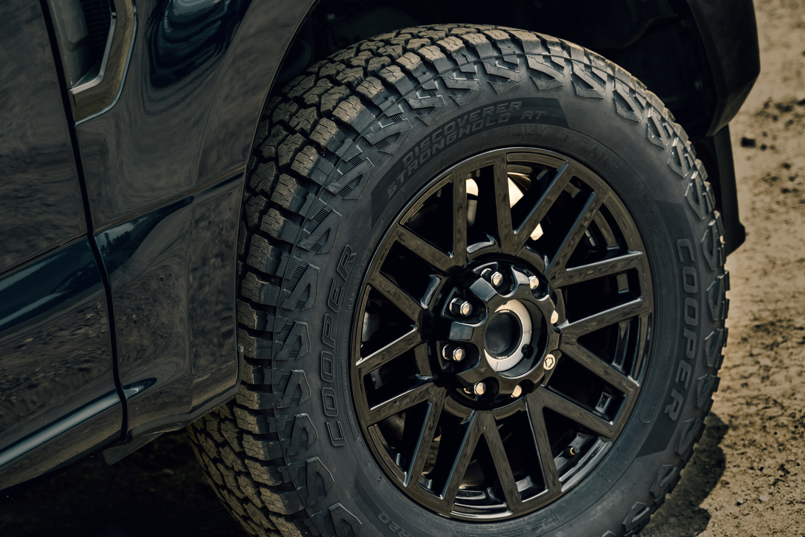 Cooper Mud Terrain Tires Cooper Discoverer STT Pro Mud Terrain Tire 3D