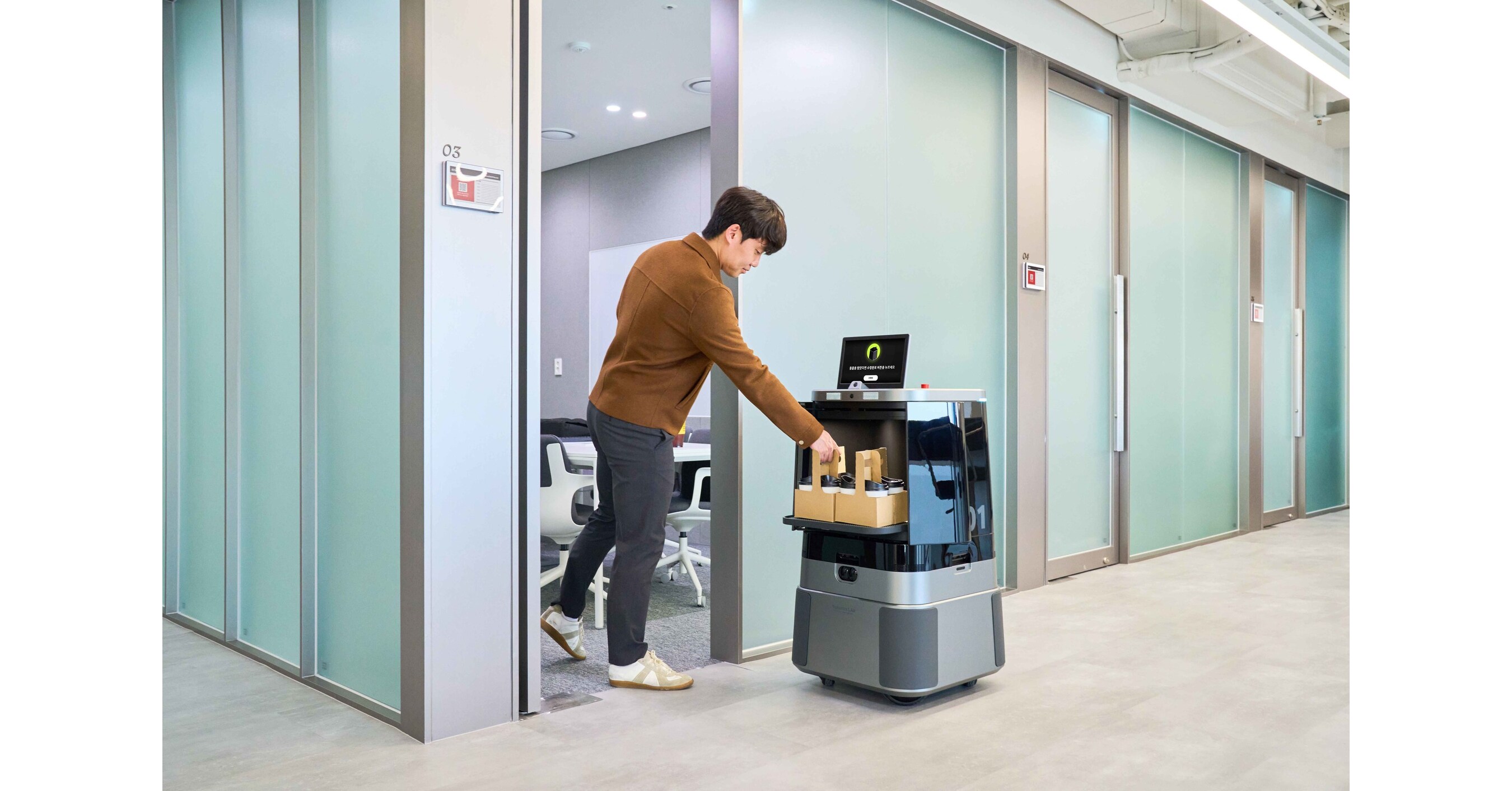 Hyundai Motor Group Powers Up Robotic Services at Smart Office Building ...