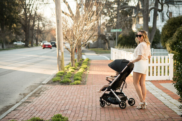 Bombi Launches New Bēbee V2 Lightweight Stroller