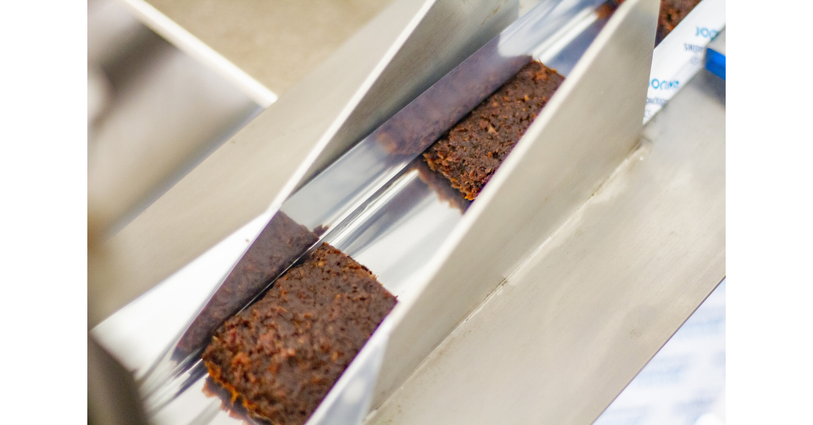 Jochamp Launches New Generation of Machines for Shisha Dosing Packaging