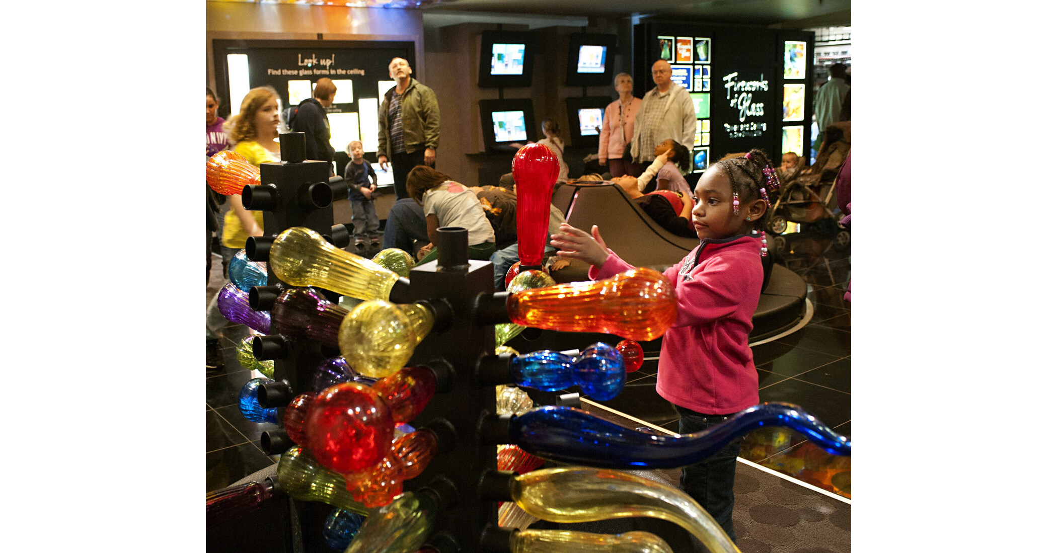 A Brilliant Independence Day with Indoor Fireworks: Celebrating Chihuly ...