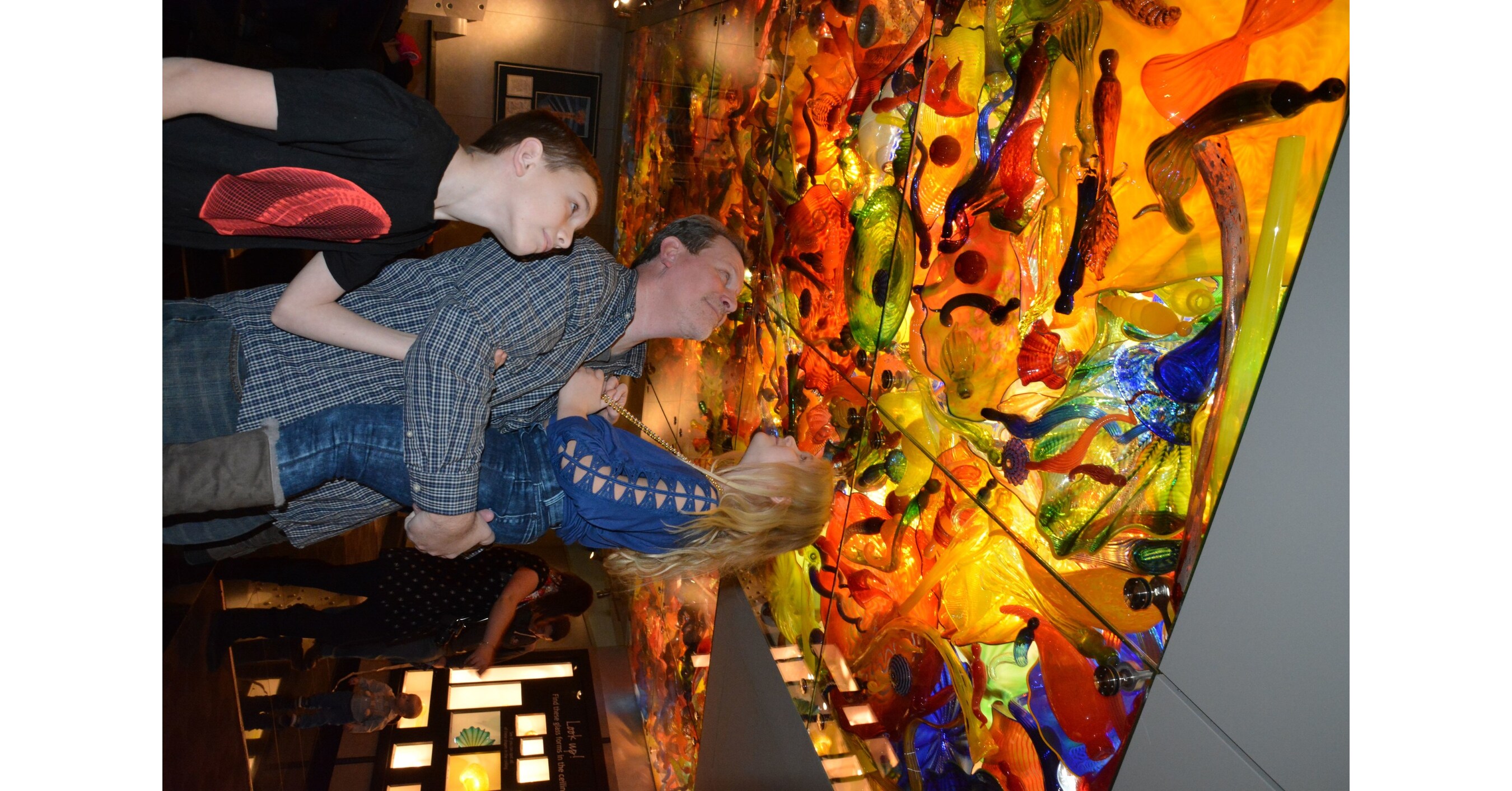 A Brilliant Independence Day with Indoor Fireworks: Celebrating Chihuly ...