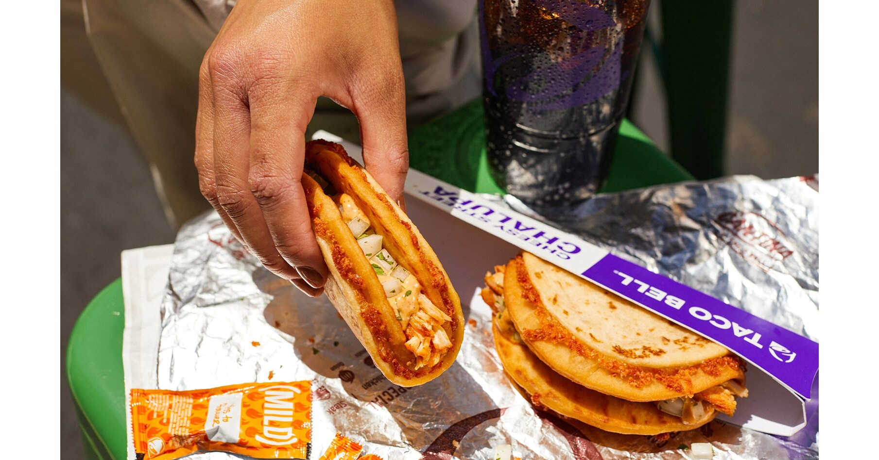 Taco Bell presenta las Cheesy Street Chalupas: Un delicioso homenaje a ...
