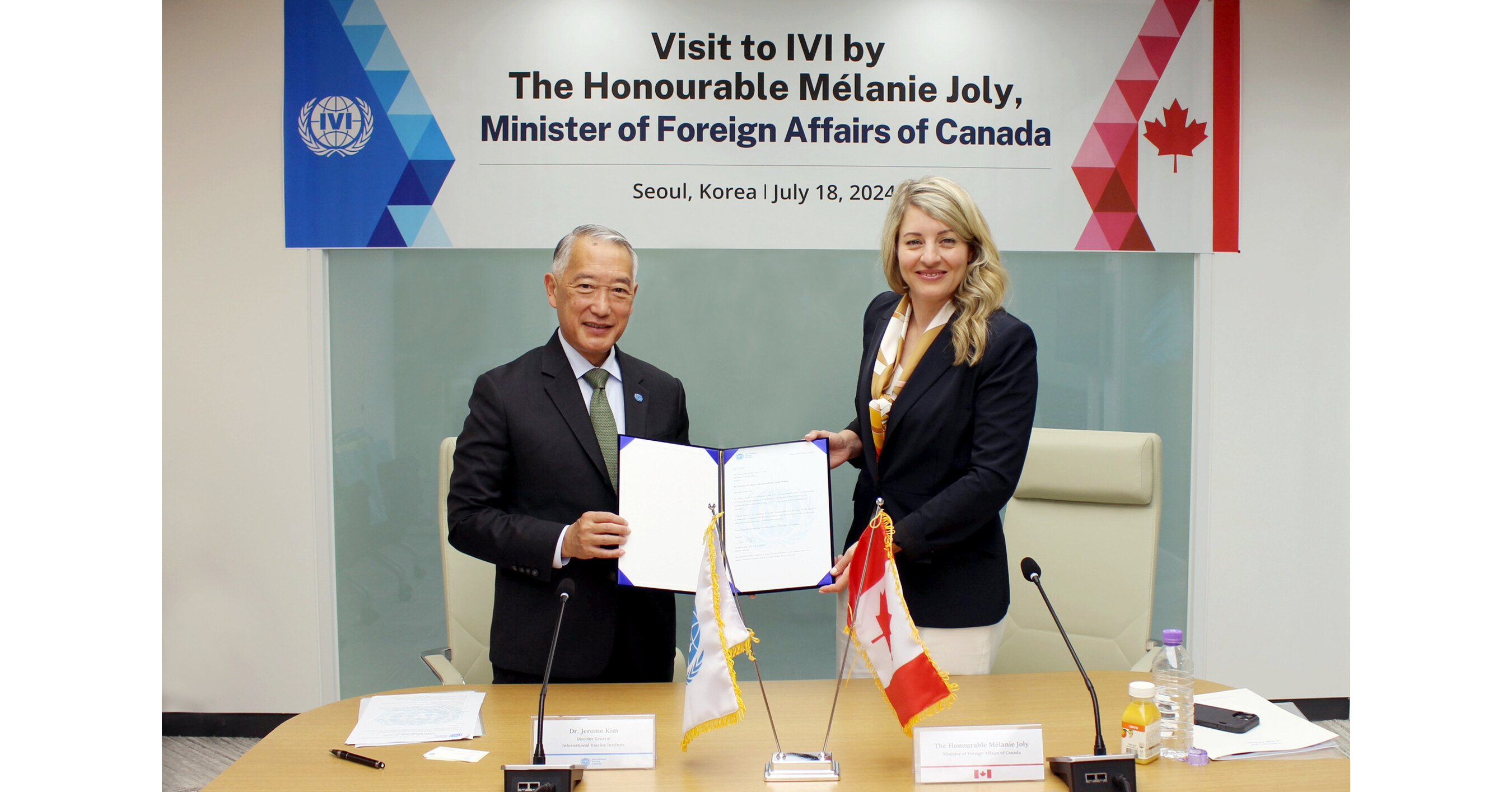Foreign Affairs Minister Mélanie Joly announces Canada's intention to ...