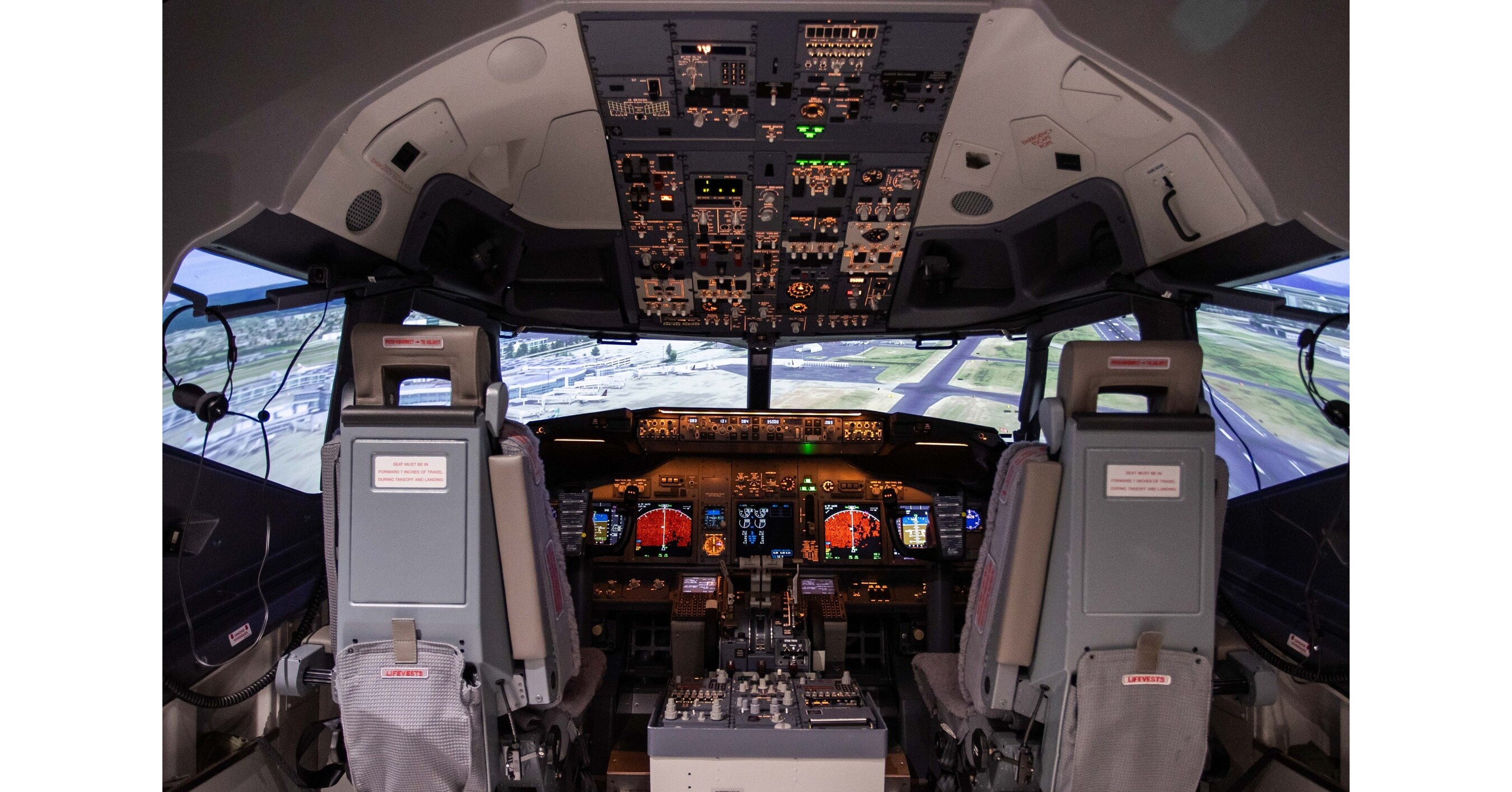 CANADIAN NORTH UNVEILS STATE-OF-THE-ART 737NG FULL-FLIGHT SIMULATOR AND ...