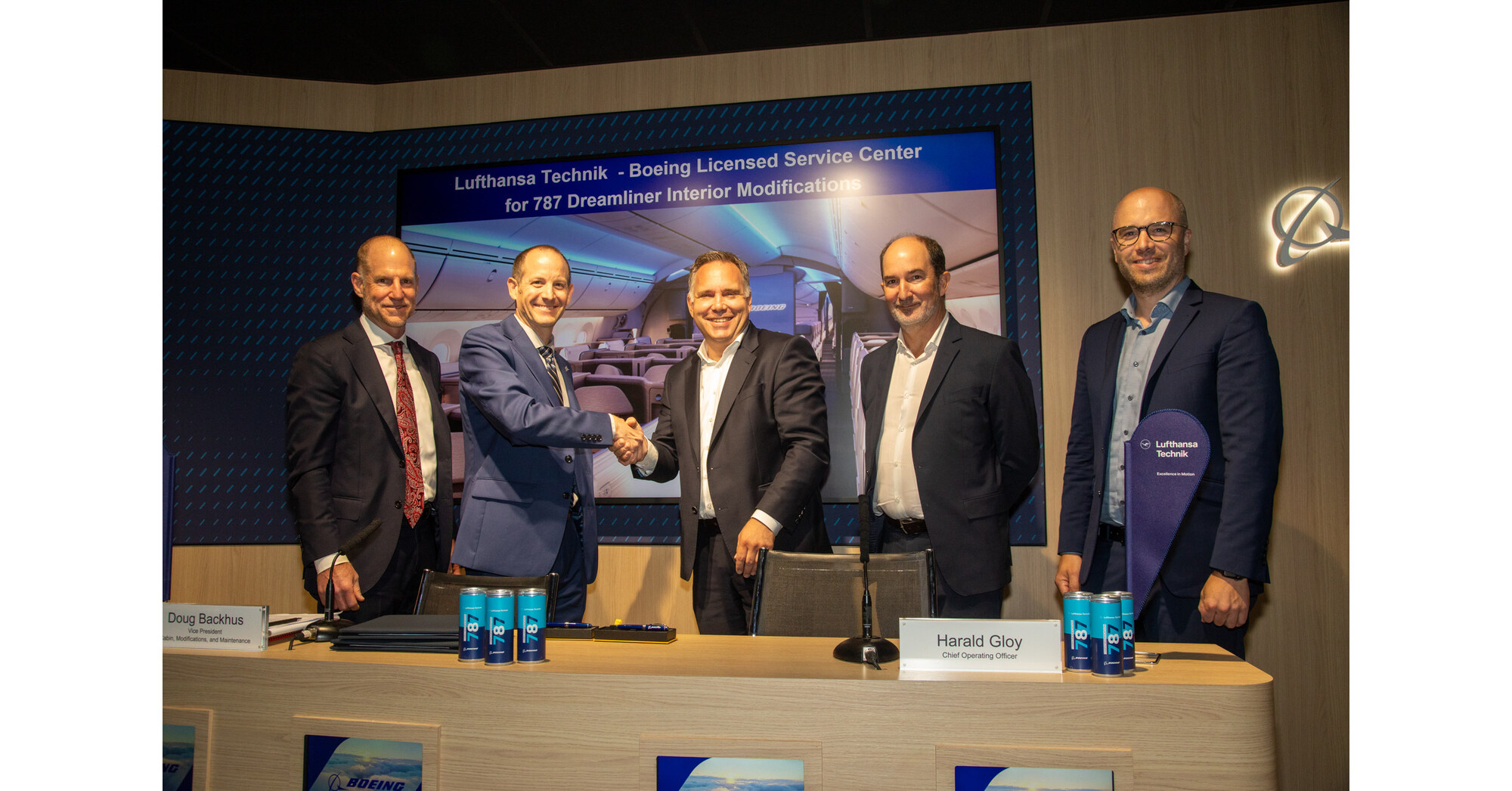 Lufthansa Technik, Boeing Sign License Agreement for 787 Dreamliner ...