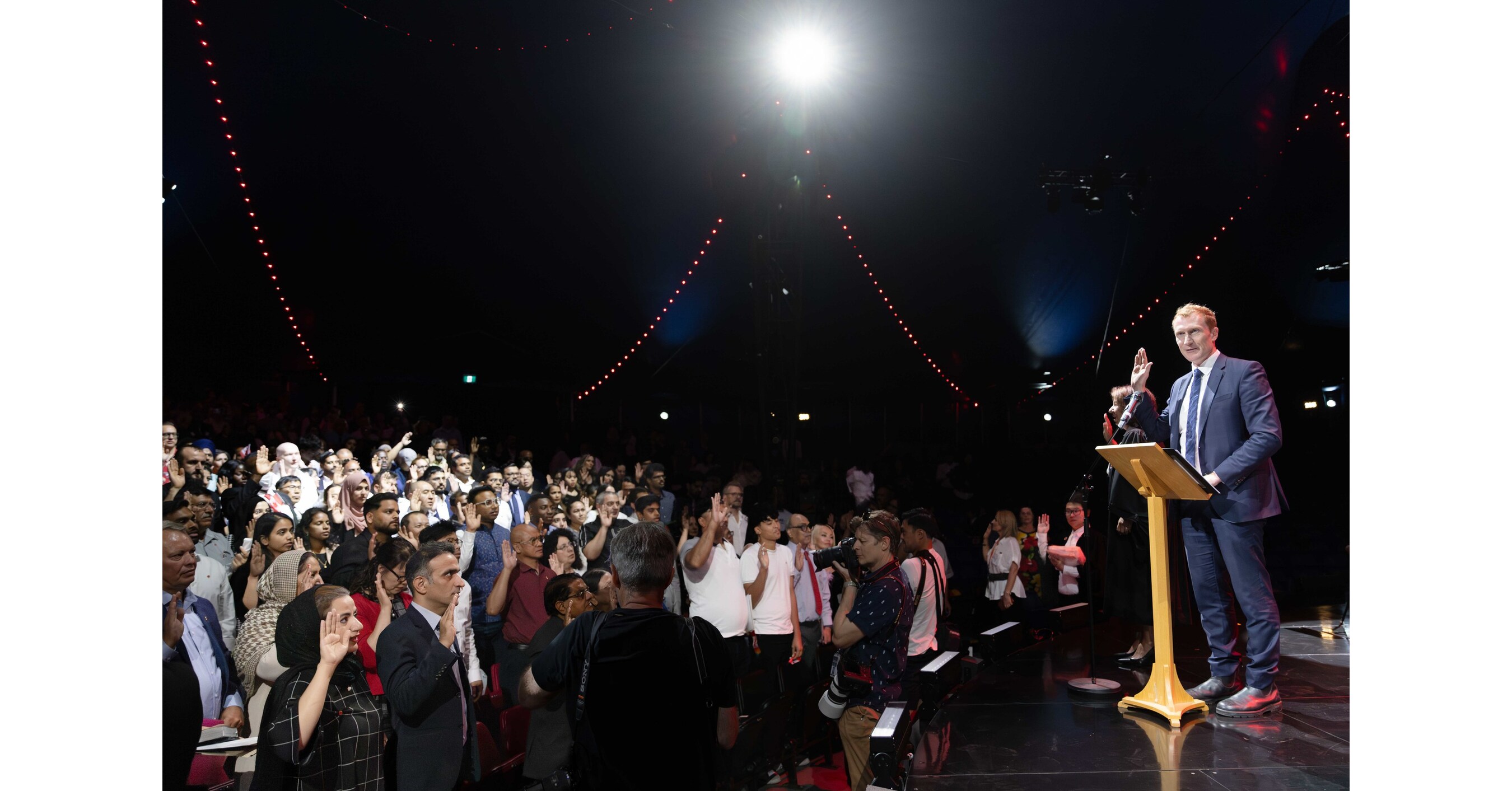Minister Miller Attends Largest Canadian Citizenship Ceremony in 20 Years