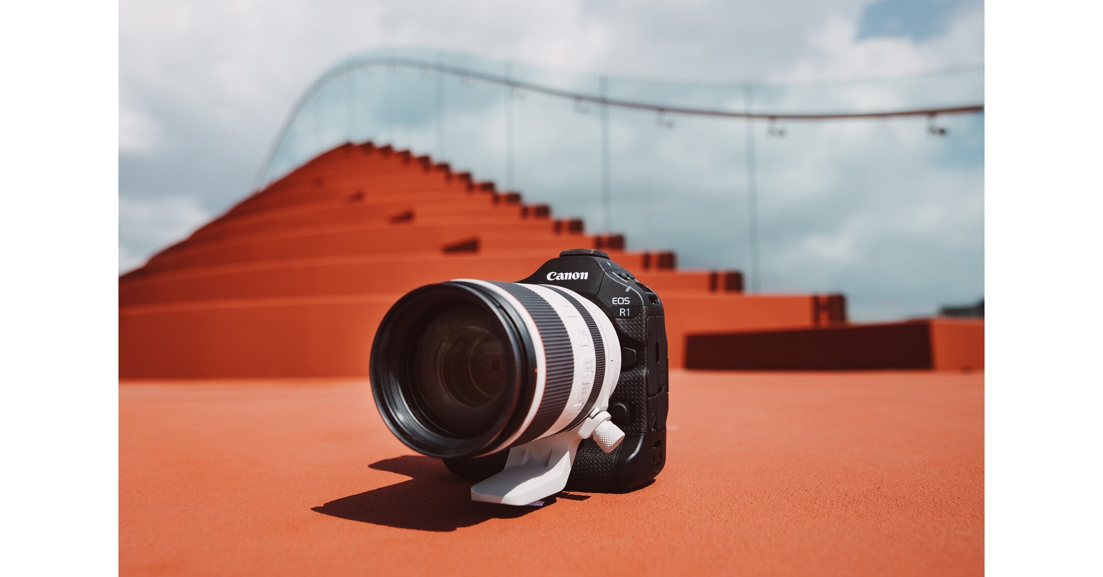 Canon launches flagship EOS R1 and advanced EOS R5 Mark II mirrorless ...