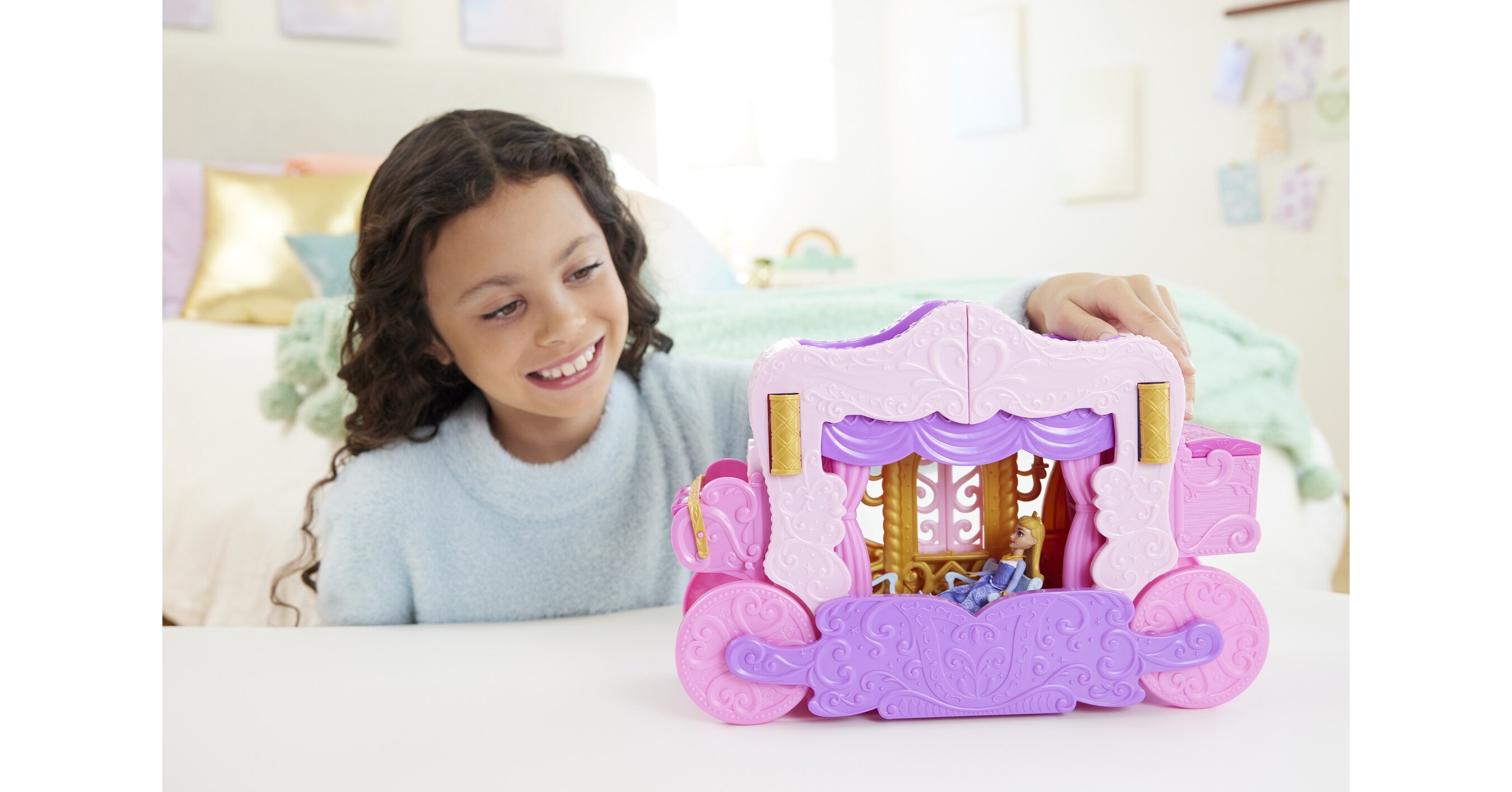 DISNEY INSPIRES FAMILIES TO 'CREATE YOUR WORLD' THROUGH NEW GLOBAL ...