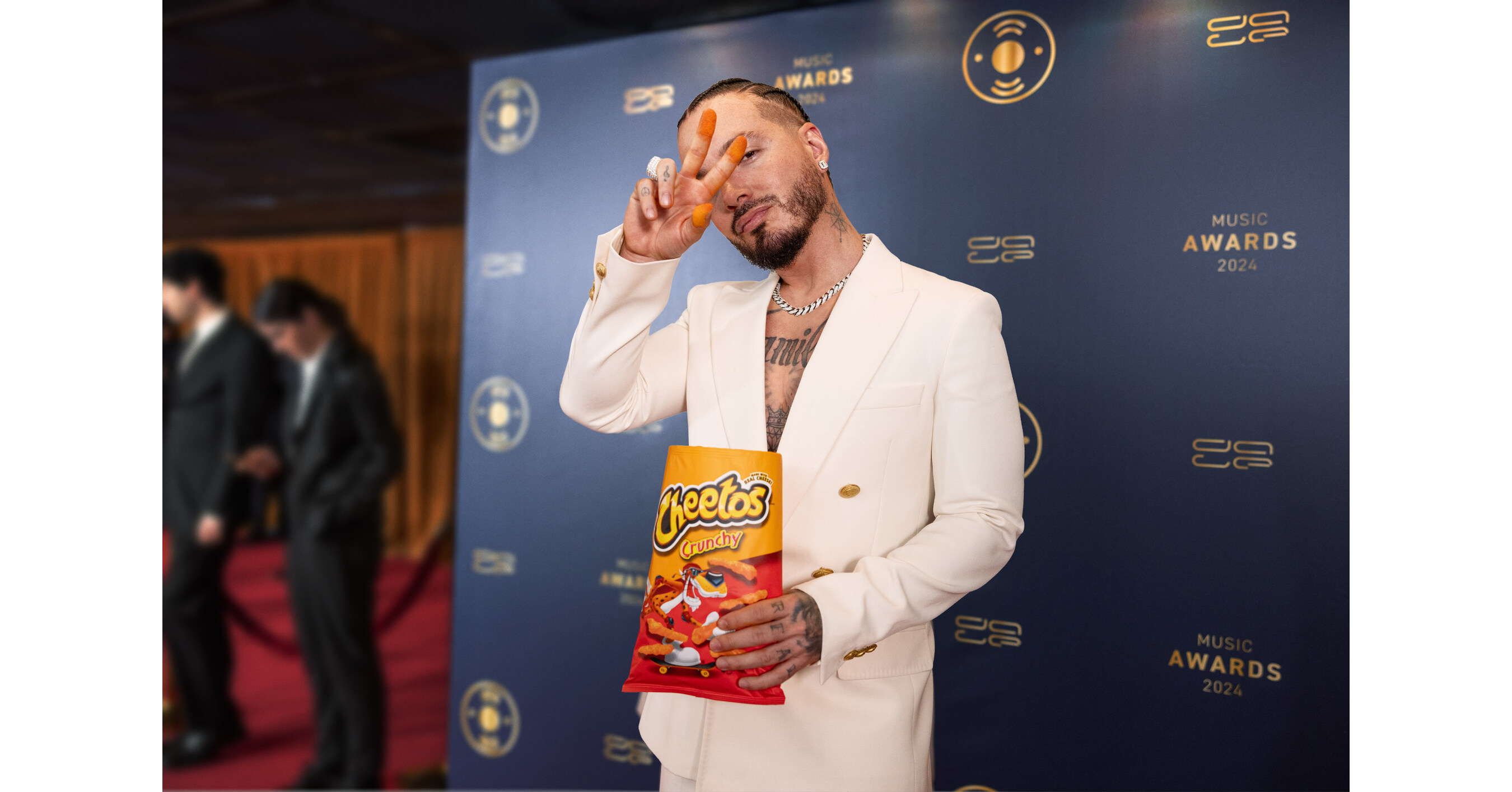 La superestrella mundial J Balvin y Cheetos® se unen para apoyar a la ...