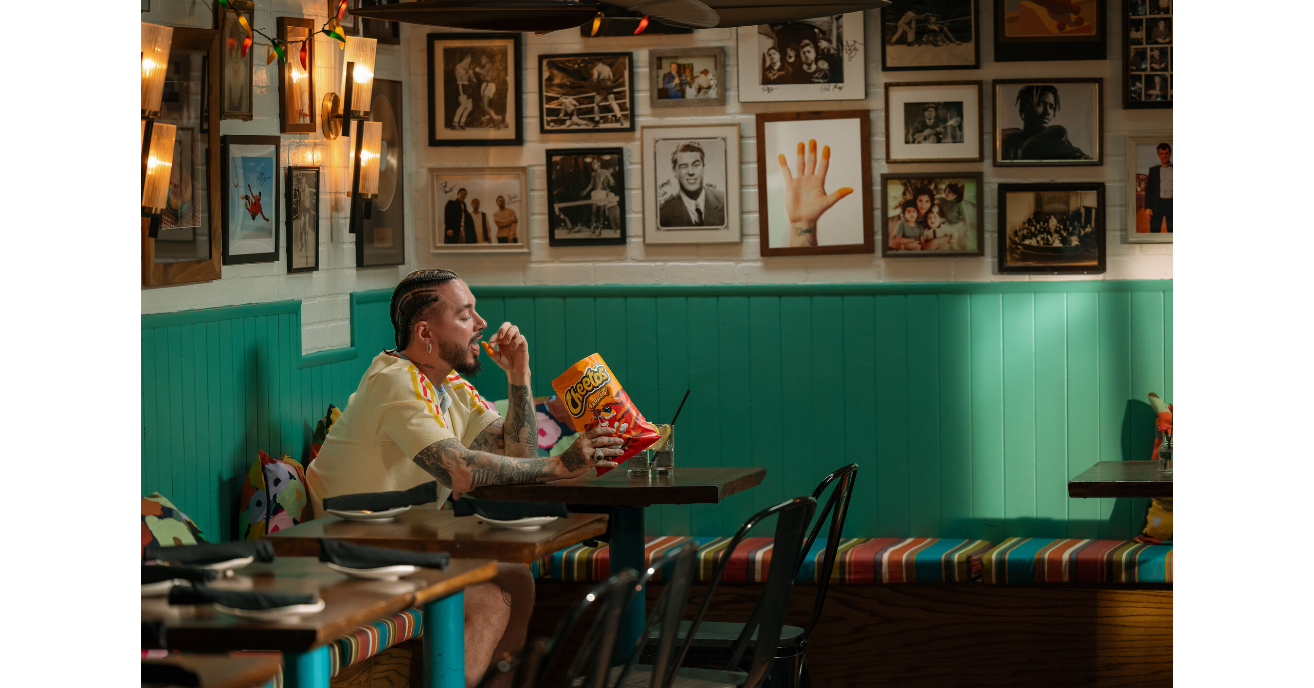 La superestrella mundial J Balvin y Cheetos® se unen para apoyar a la ...