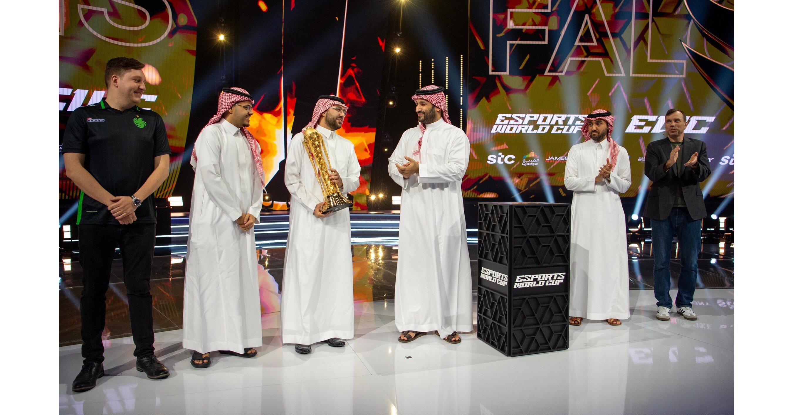 Esports World Cup Draws More Than 500 Million Viewers, Crowns Team ...