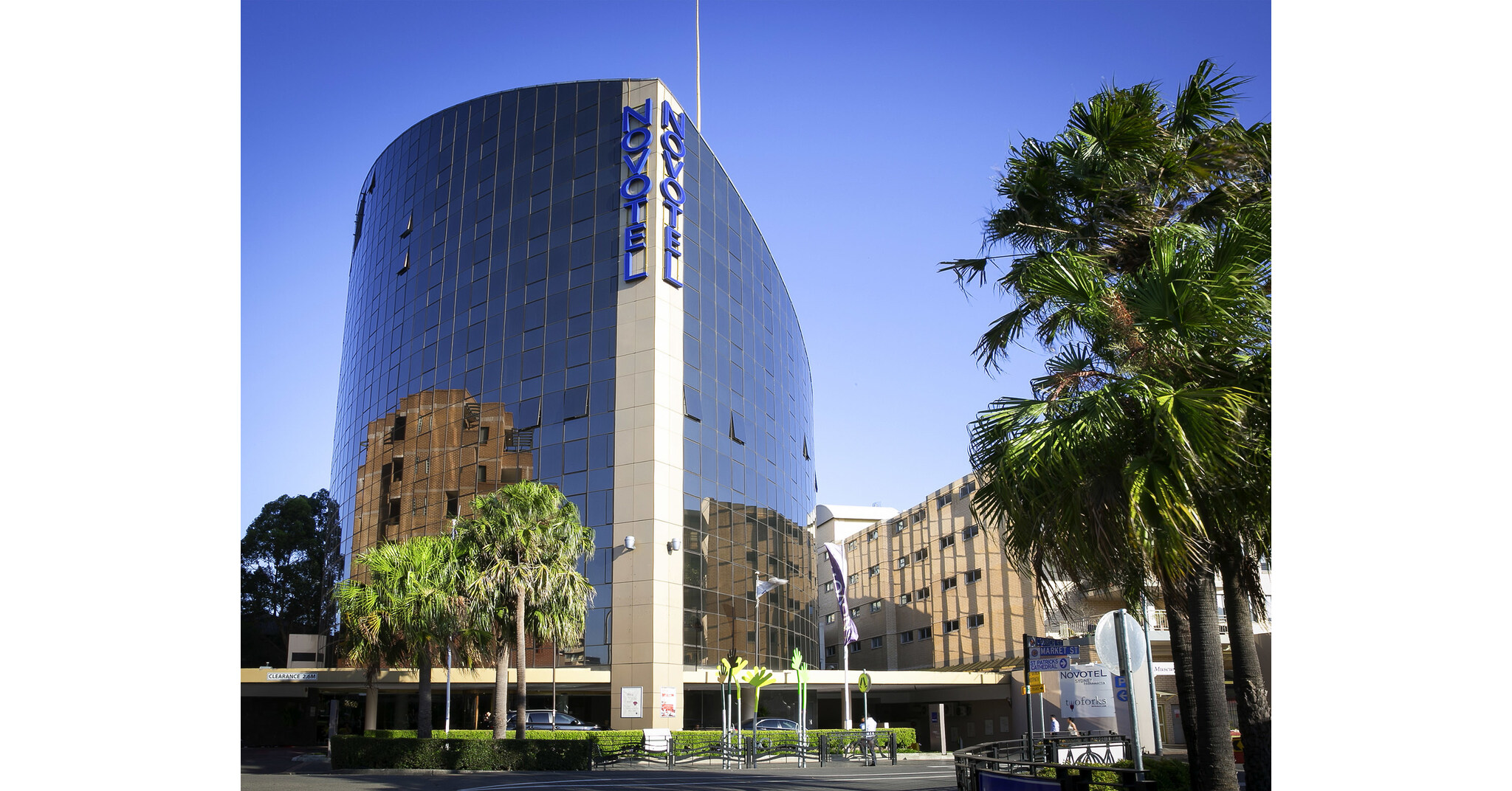 Accor strengthens leadership in Australian hotel industry with ...