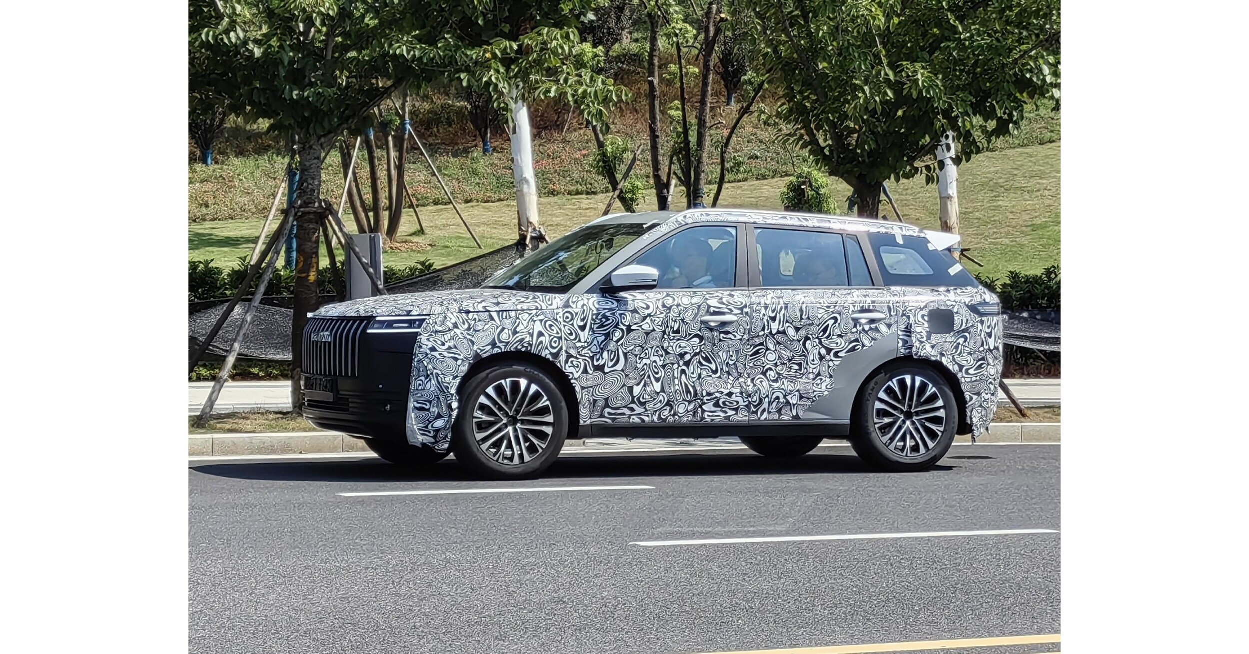 First Sightings of the Newest A0-Class SUV JAECOO 5 Revealed at JAECOO ...