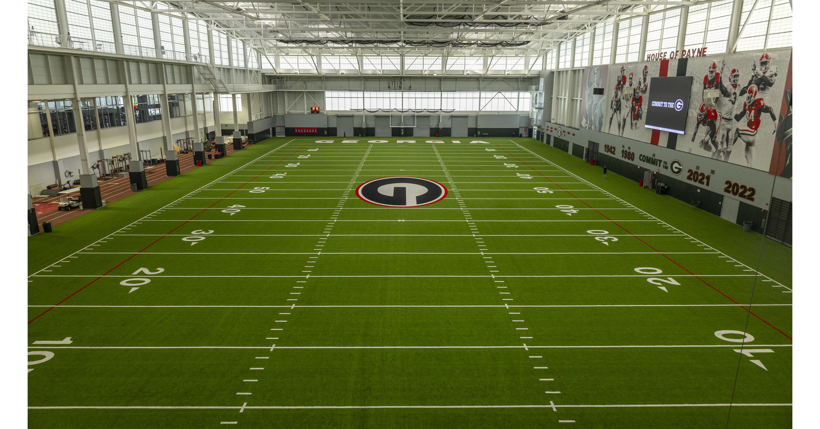 HELLAS INSTALLS MATRIX HELIX TURF & CUSHDRAIN AT #1 GEORGIA BULLDOGS ...