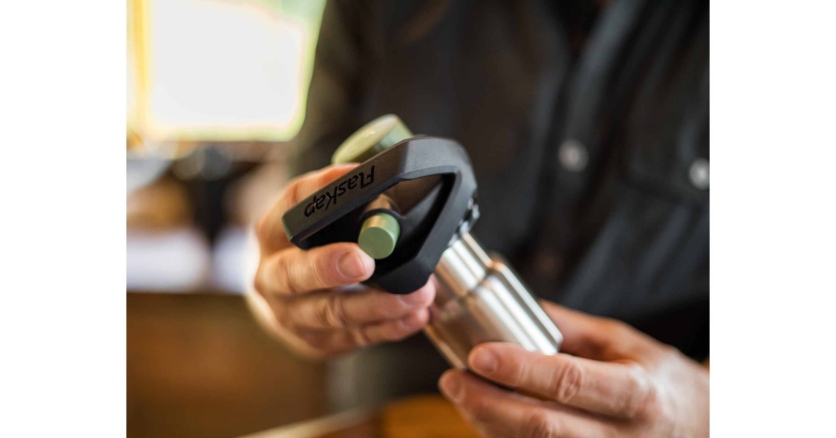 FlasKap's Innovative FreePour Drinkware Expands with Cup Holder Design ...