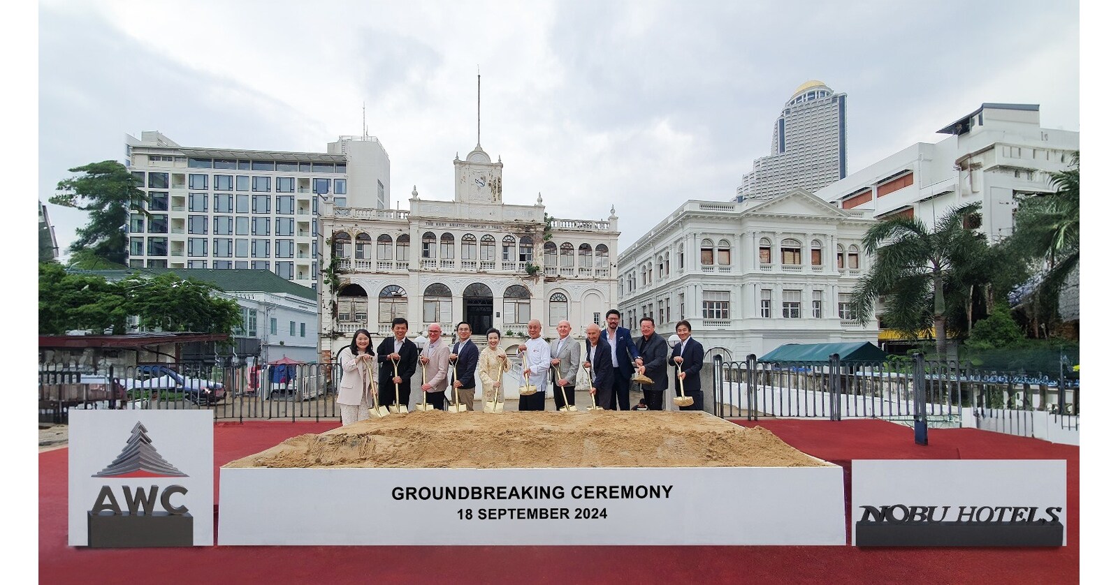 Die offizielle Eröffnung von Nobu Bangkok auf dem 'EA' Rooftop im ...