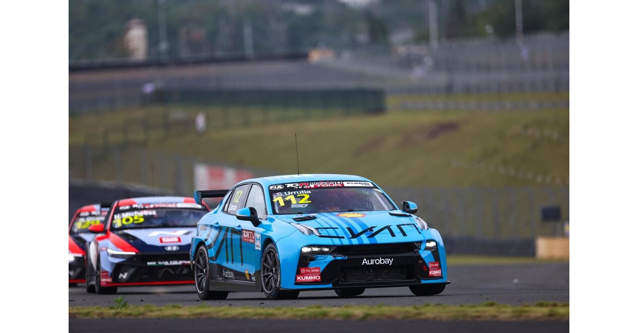 Success on Podium: Lynk & Co Cyan Racing Wins the Race in Zhuzhou