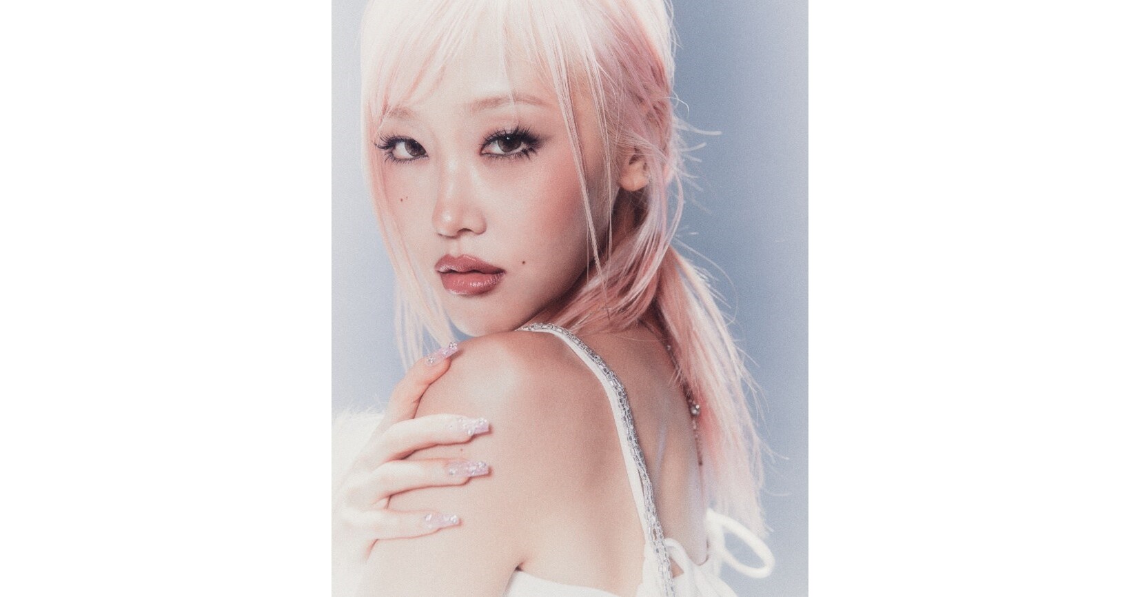 Universal Music Korea Signs International Korean Artist HEYOON