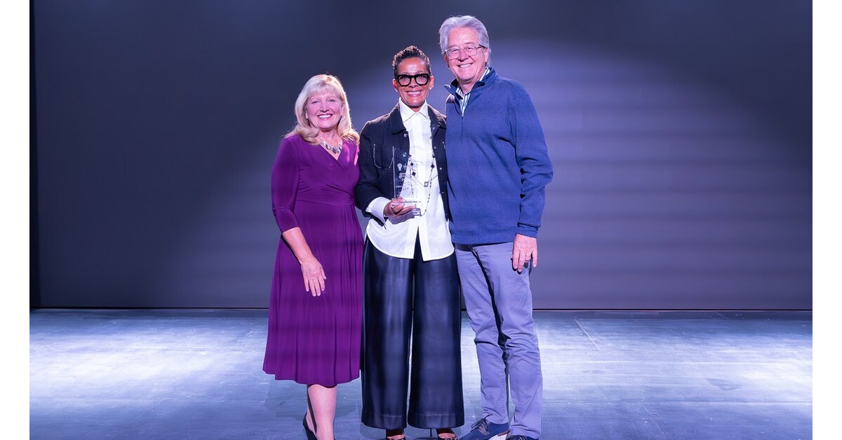 Think Together Honors LA84 Foundation with its Champion of Change Award