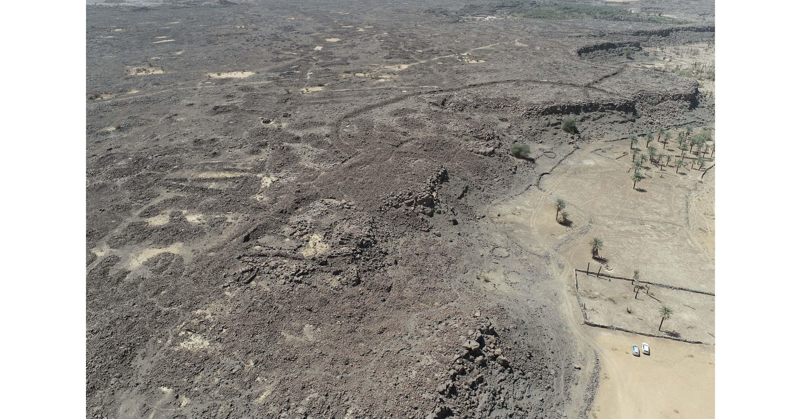 ARCHAEOLOGISTS DISCOVER BRONZE AGE TOWN BURIED IN NORTHWEST ARABIA, THE ...