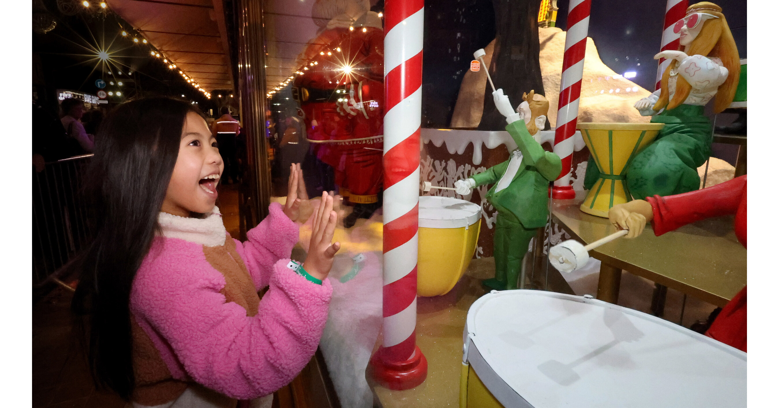 Fenwick Reveals its 2024 Christmas Windows 'The 12 Days of Christmas ...