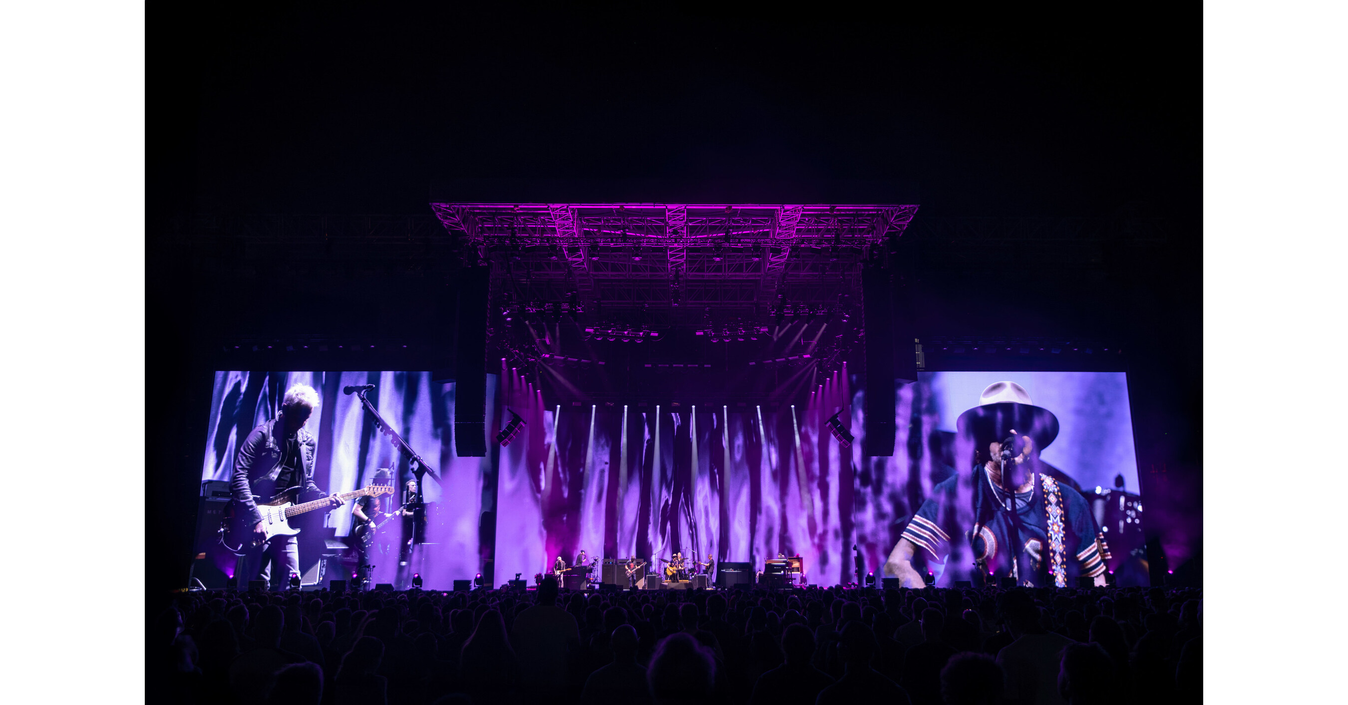 Pearl Jam "Dark Matter" Tour Strikes a Perfect Balance with Elation ...