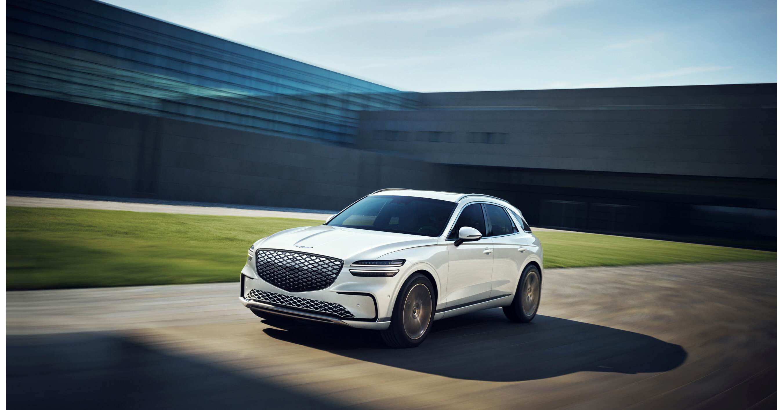 GENESIS UNVEILS NEWLY REDESIGNED GV70 AND ELECTRIFIED GV70 SUVS