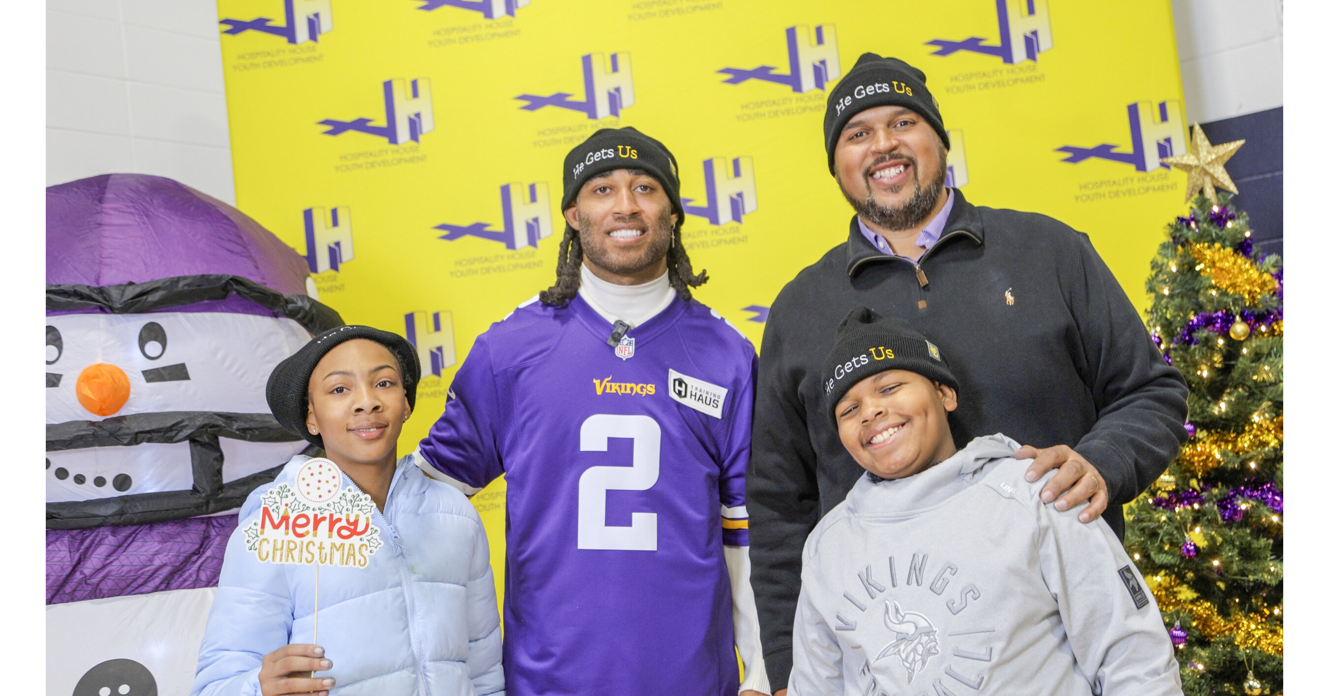 Minnesota Vikings Player Stephon Gilmore Hosts 'Santa Steph's Workshop ...