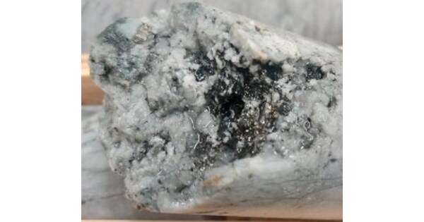 Omineca Expands Diamond Drilling Program at Wingdam