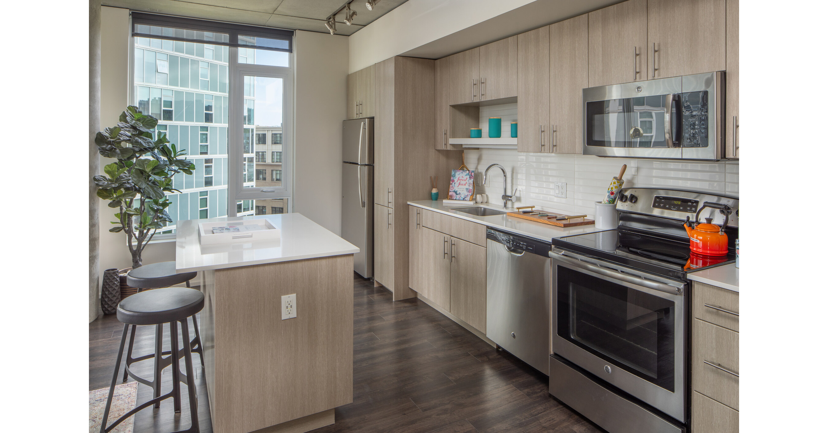 Security Properties Acquires NV Apartments in Portland, Oregon