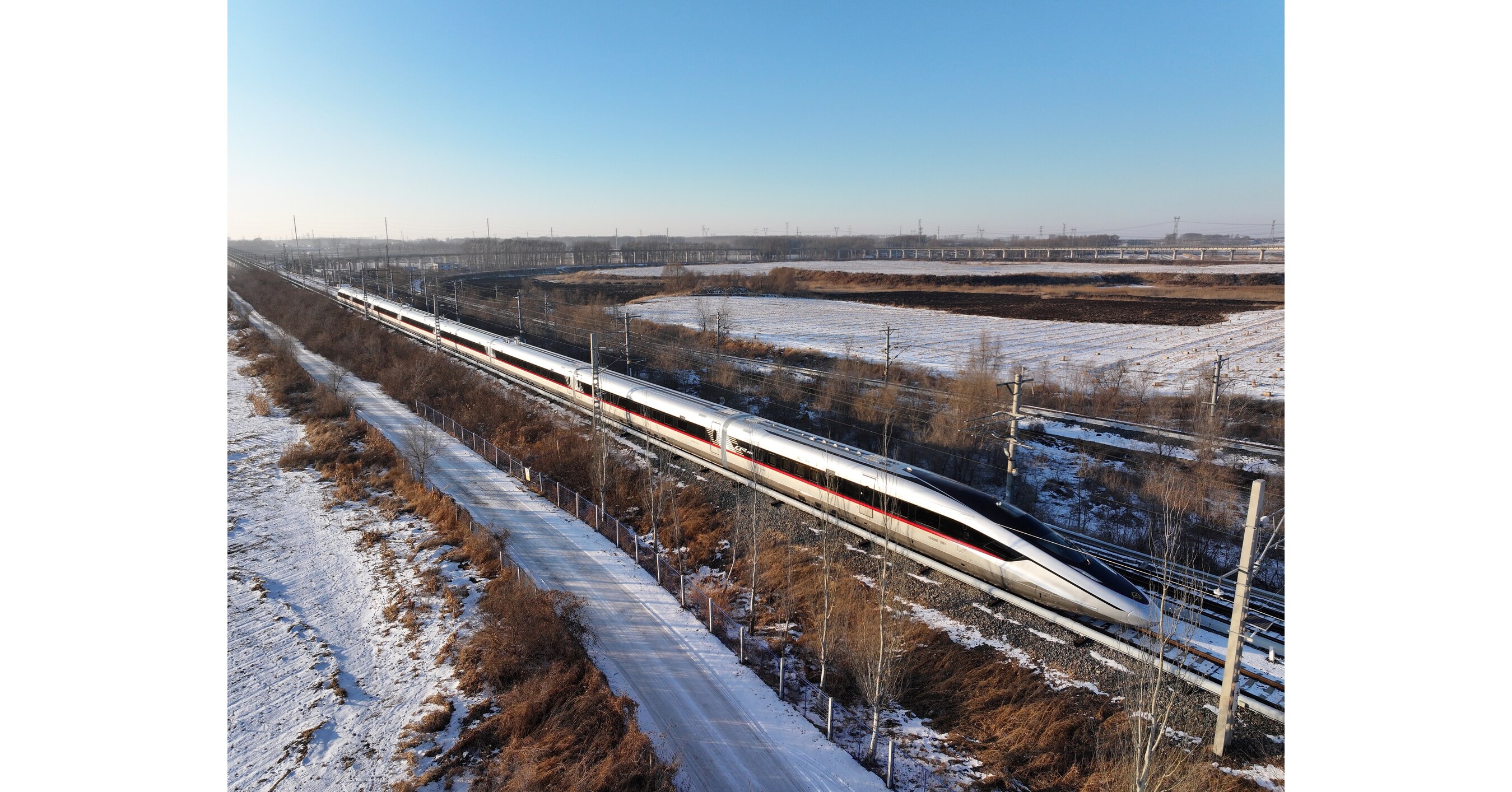 Unveiling the Future of High-Speed Rail: CR450 EMU Prototype Debuts at 400 km/h