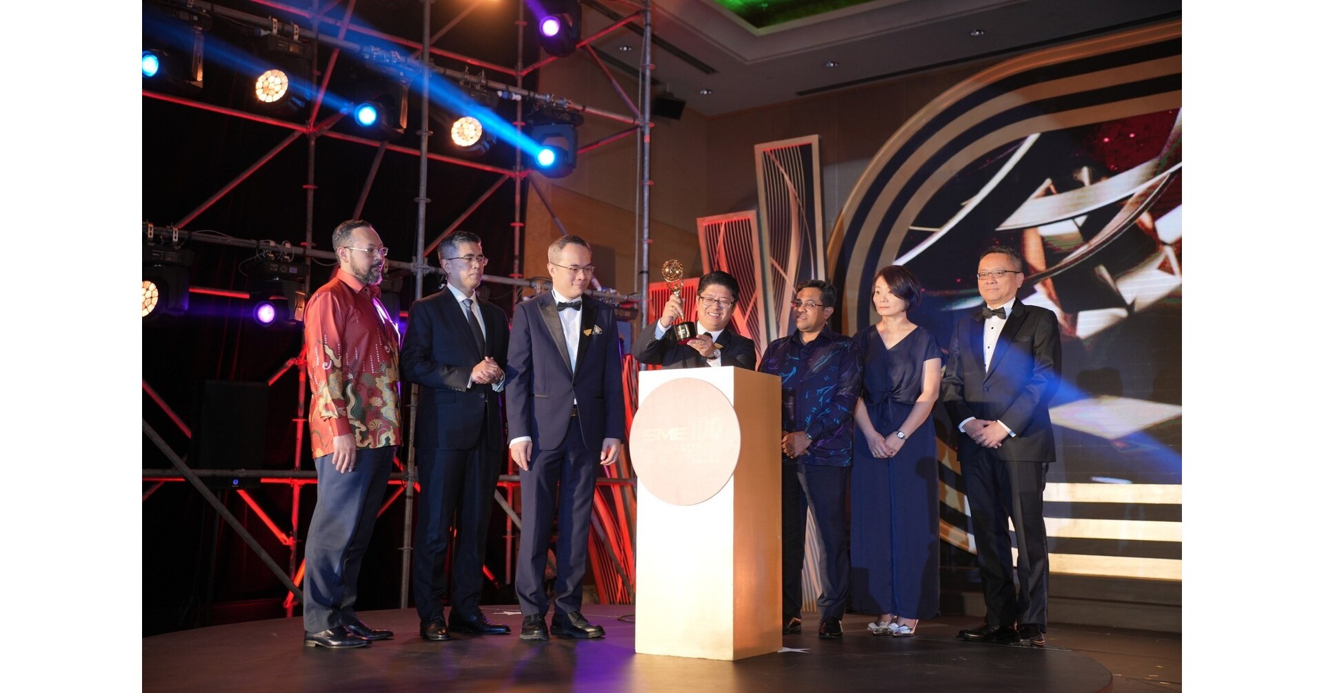 Malaysian SMEs Shine at the SME100 Awards 2024, Reflecting Growth and ...