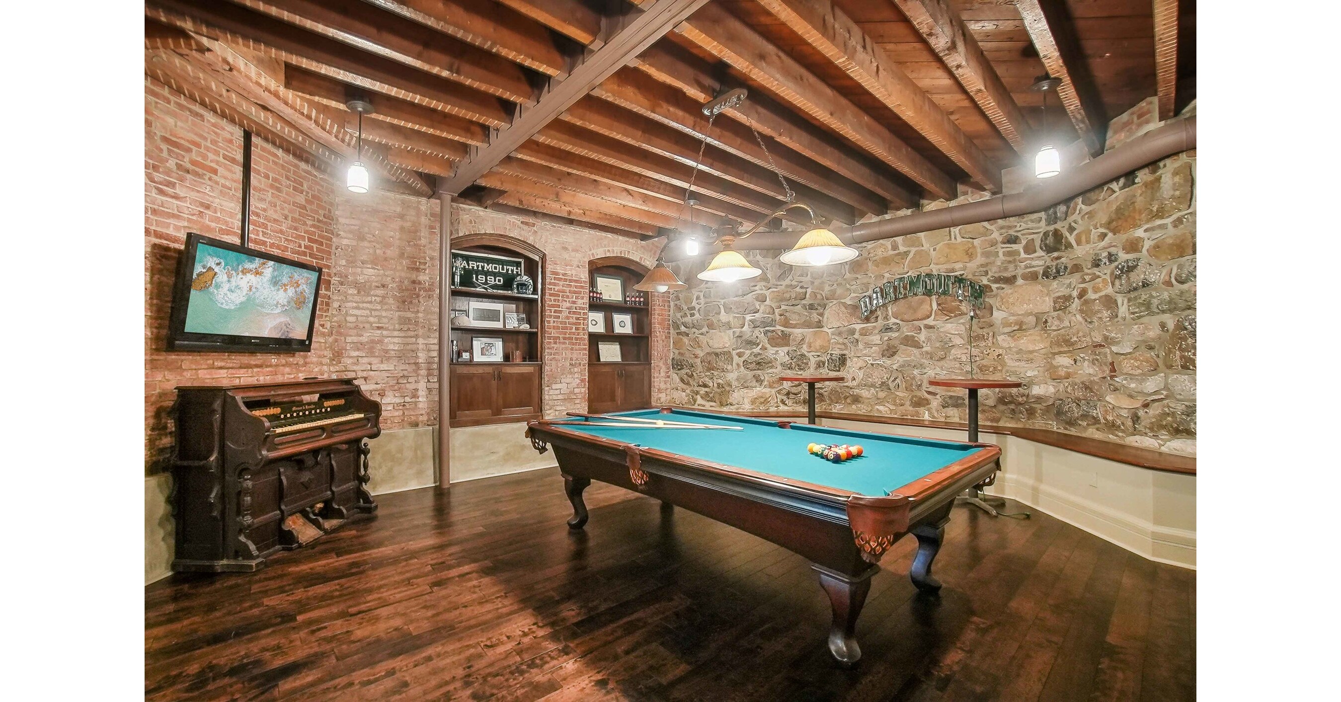 Montview Estate: A Rare Blend of Space, Luxury, and Convenience in ...