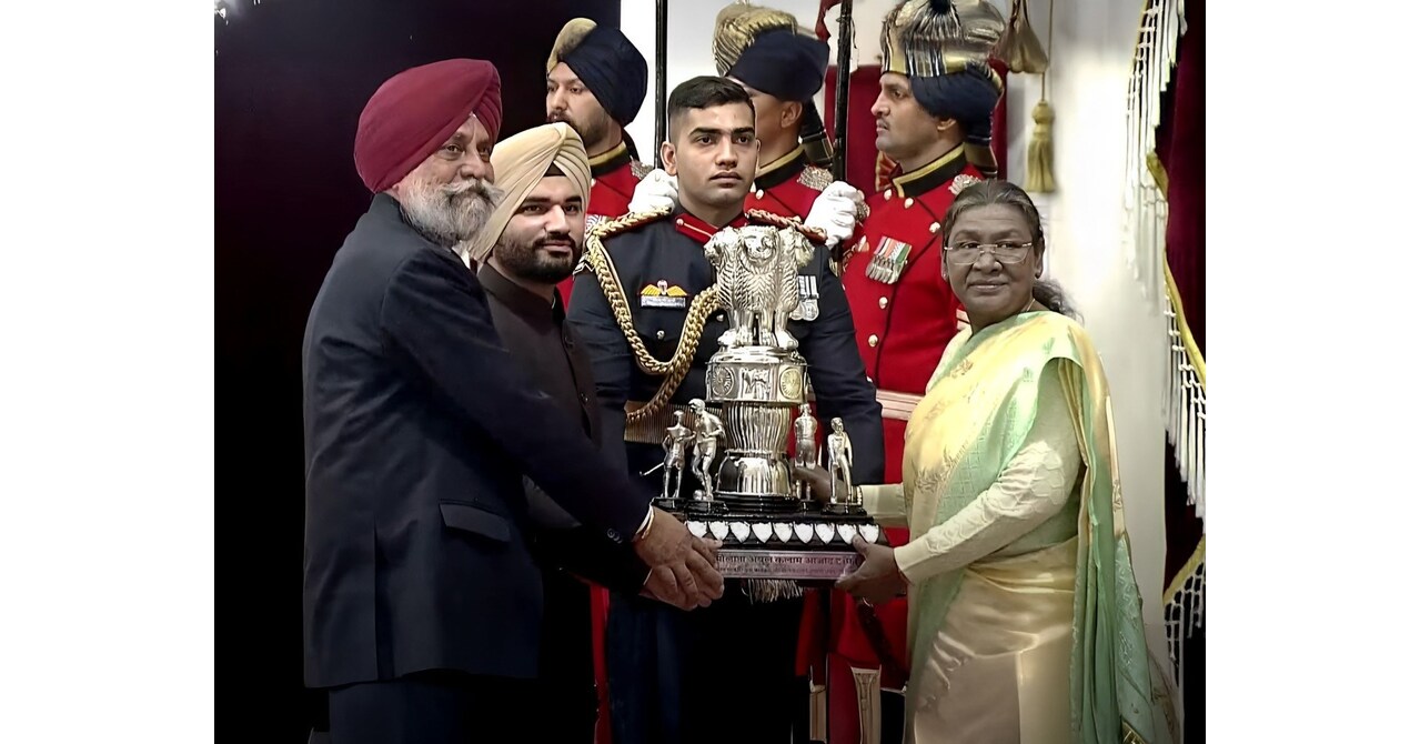 Chandigarh University receives the MAKA Trophy (Maulana Abul Kalam Azad ...