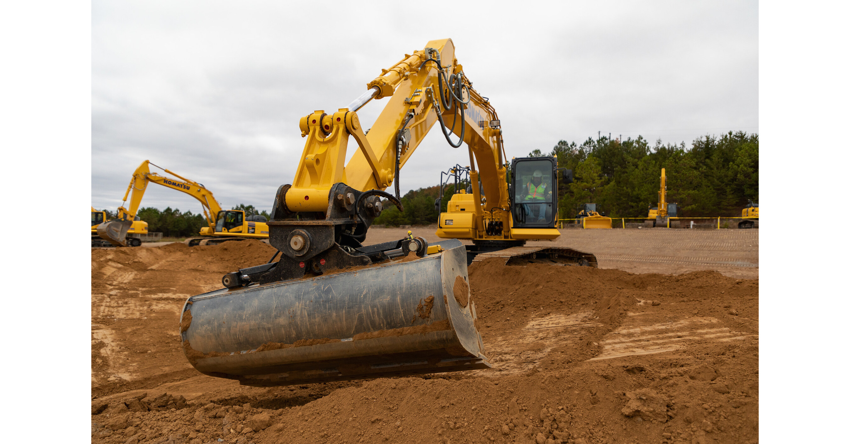 Gee Heavy Machinery to Showcase Komatsu and Manitou Equipment at the ...