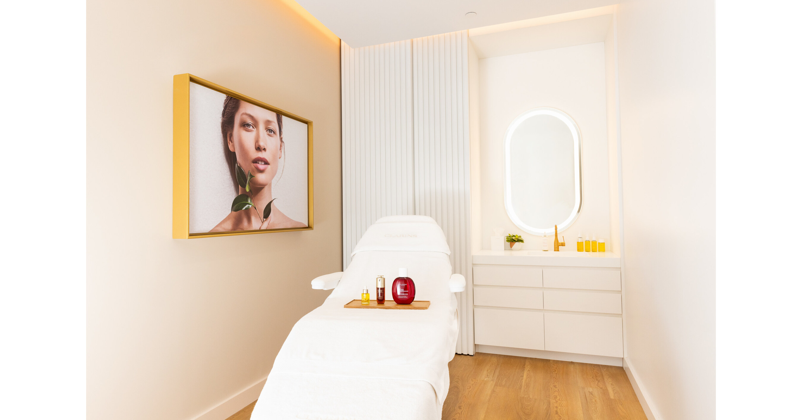 CLARINS SPA IN AIR FRANCE LOUNGE AT LOS ANGELES INTERNATIONAL AIRPORT