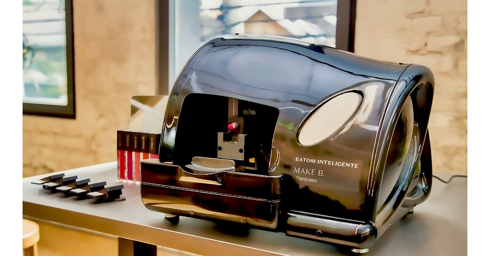 The World's First Smart Lipstick® Wins "The Oscars" of Innovation Award ...